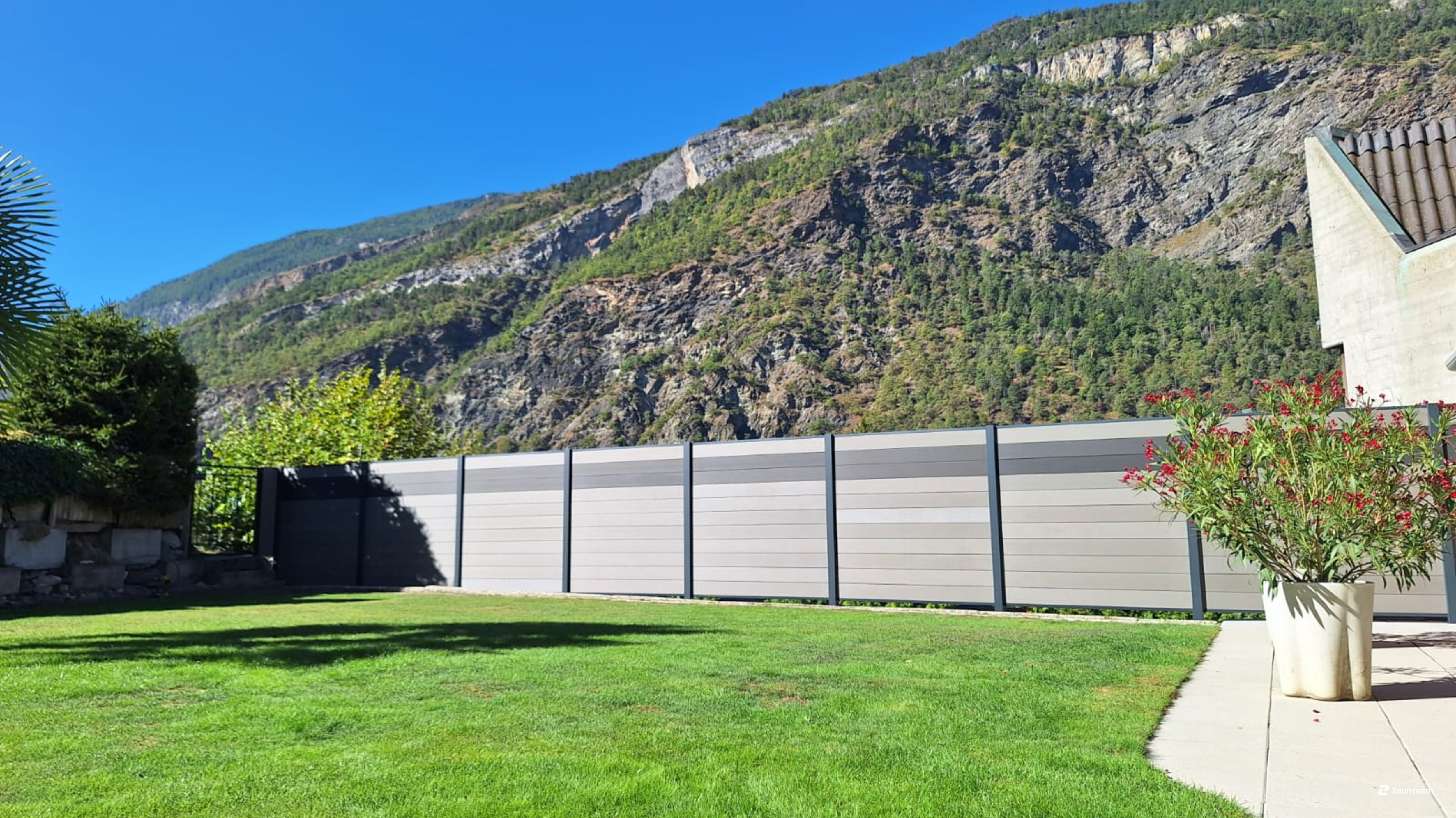 Swissclôture | Pare-vue WPC Discrétion bétonné, 3930 Visp